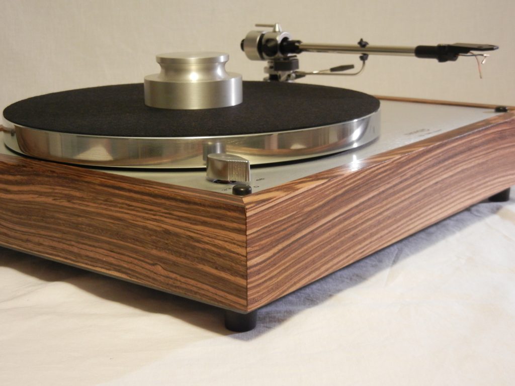 Restored Vintage Turntables at Vinyl Nirvana - Jeff's Place