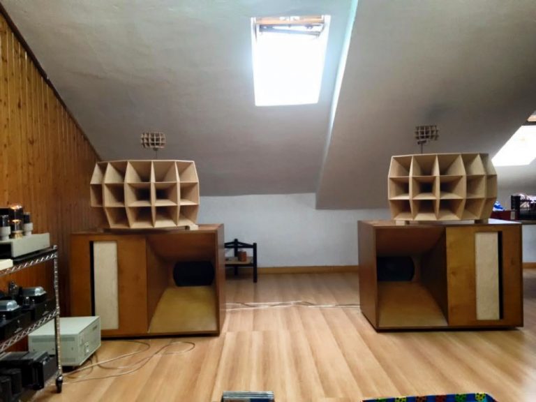 Markus Klug's 'Klughoerner' hand-crafted wood replicas of historic ...