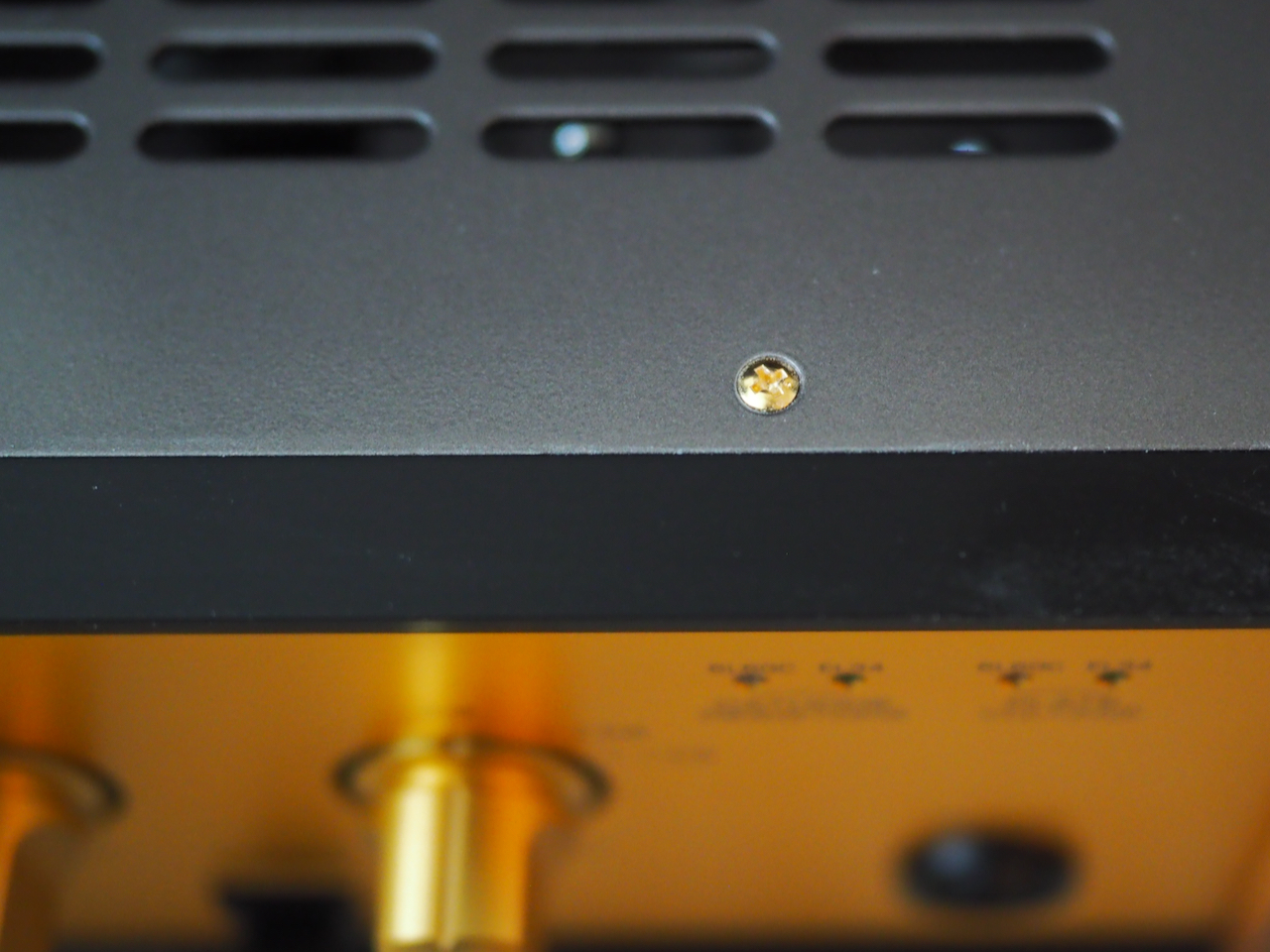 A look inside the new Leben CS600X integrated amplifier! - Jeff's Place
