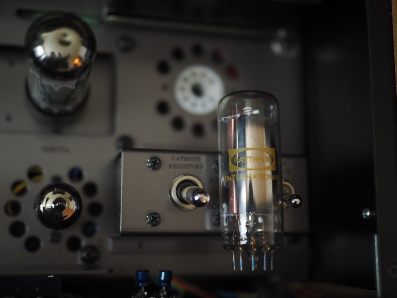 A look inside the new Leben CS600X integrated amplifier! - Jeff's Place